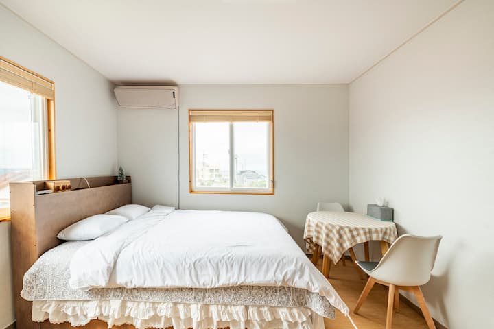 제주도 한림 해안도로 "Rega" 2층독채 가족펜션(바다전망,Sunset) - Jeju-si