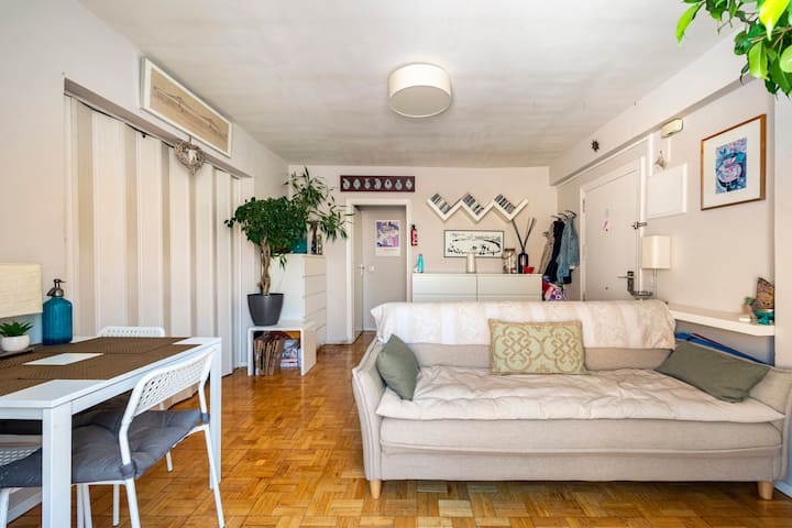 ÁTico Con Luz Natural, Habitación Para Alquilar. - Madrid