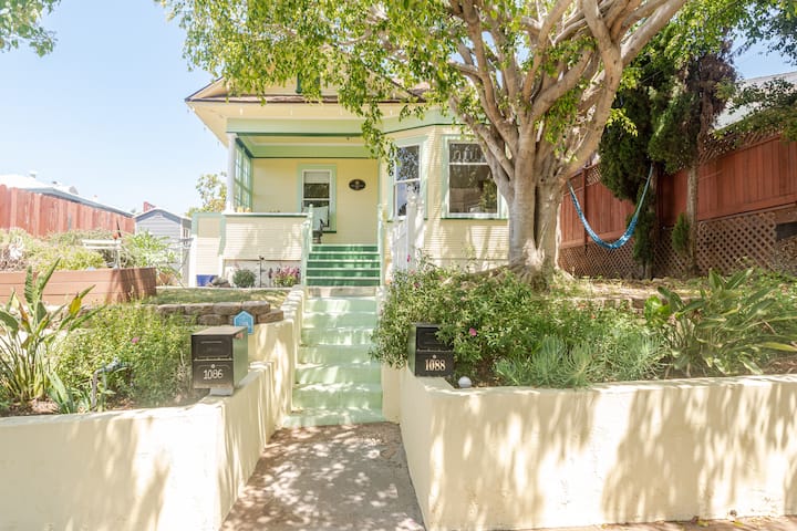 Cozy & Quaint... Blocks From Contemporary & Cool - San Diego, CA