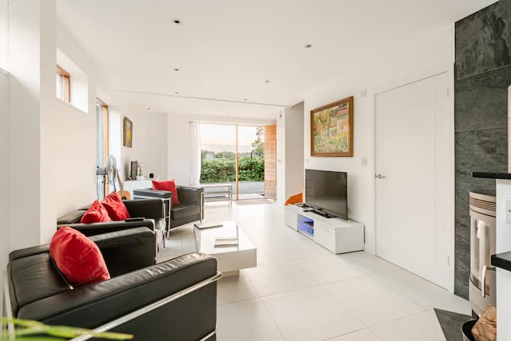 King Bed Joy Lane, Chichester Near Goodwood - Chichester