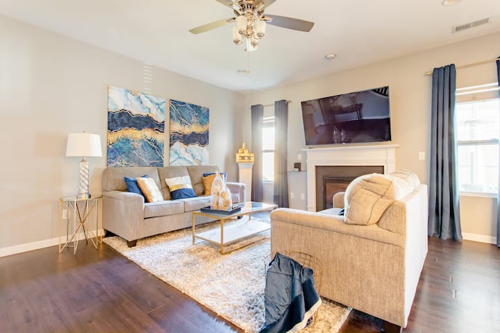 Modern Cozy Room W/private Bath. Great Location!! - Concord, NC