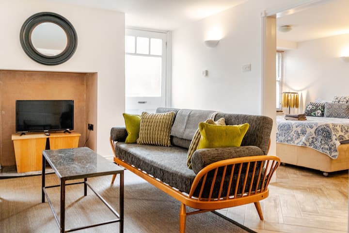 Cheltenham - Spacious Open Plan Flat, 4 Guests Max - Cheltenham