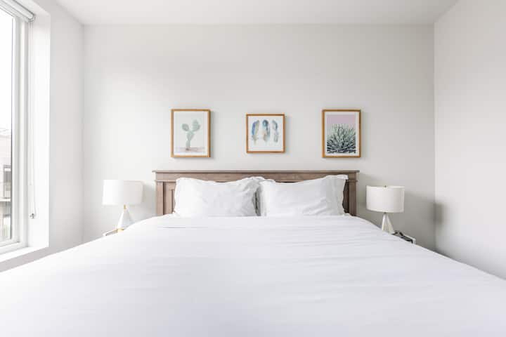 Chic East Downtown Condo. Six Blocks To City Core. Pool. - Austin, TX