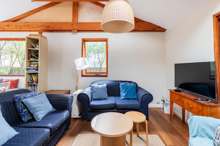 Tui Cottages - House+cottage - Close To Beach - Bundeena