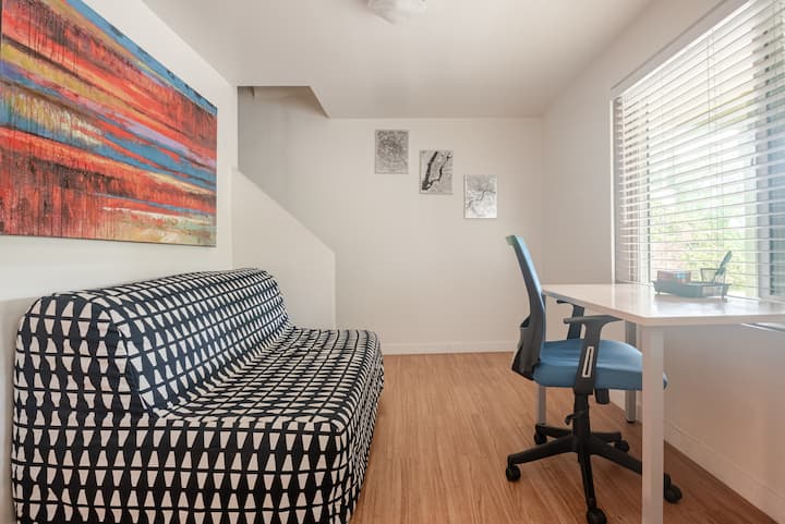 Quiet, Private Guest Suite Near Downtown - San Diego, CA