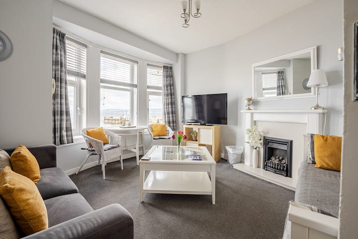 Cumbrae View Apartment Central Largs - Largs