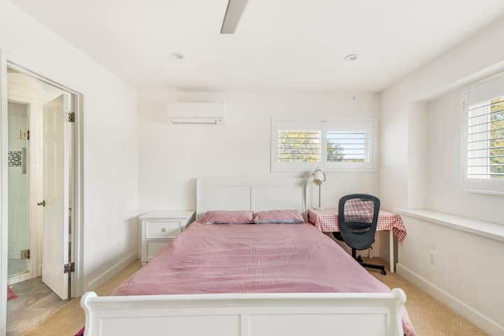 Land Of Idyllic Beauty—迪斯尼、csuf，尼克松博物馆2万尺美宿-美食之家 - Orange County, CA