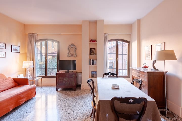 éLégant Appartement Dans Le Batiment Molino Stucky - Wenecja