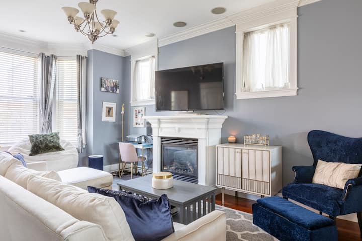 Beautiful South Boston Private Space In Condo - アメリカ ボストン