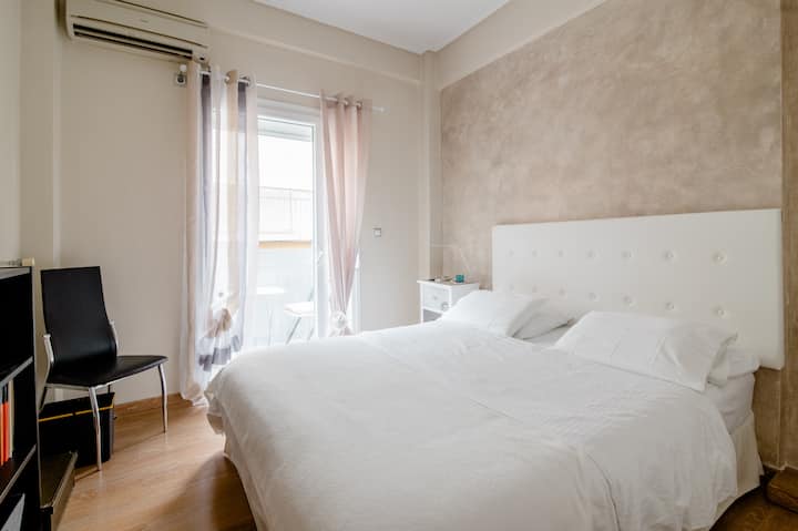 Room And Private Bathroom In Athens - Athens