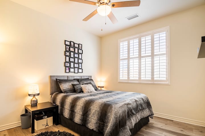 Pristine In Paris! Private Room In Like-new House - Hesperia, CA