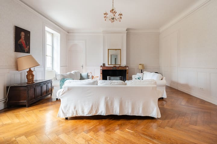 Charming Xviii/xix C. Château In Walled Grounds - Arc-et-Senans