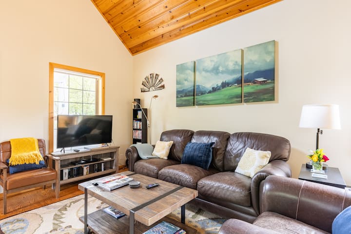 Beautiful Dog Friendly Cottage On A 10 Acre Estate - Wilsonville, OR