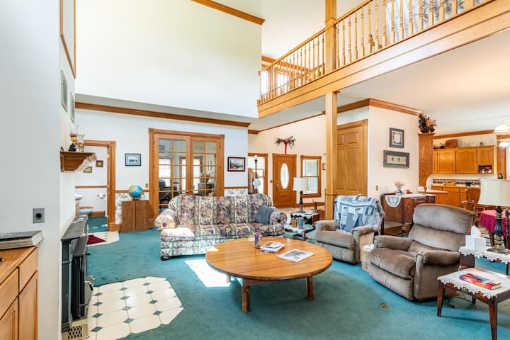 Heavenly Victorian Retreat, Bedroom 1 Of 3 - Estes Park, CO