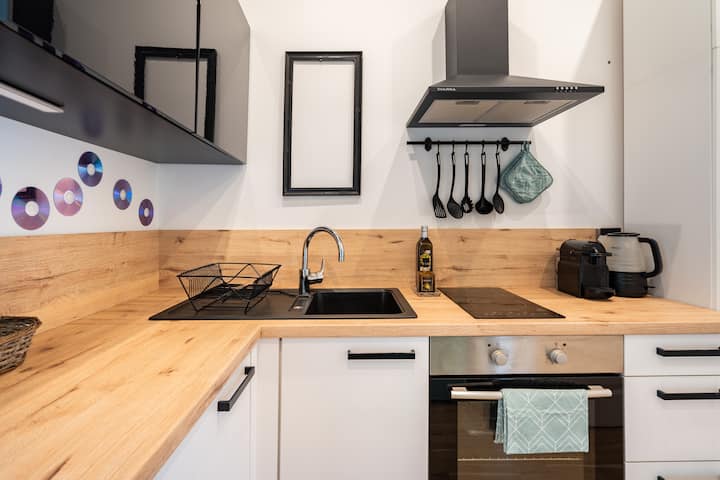 High Ceilings & Ac | 1br - ウィーン