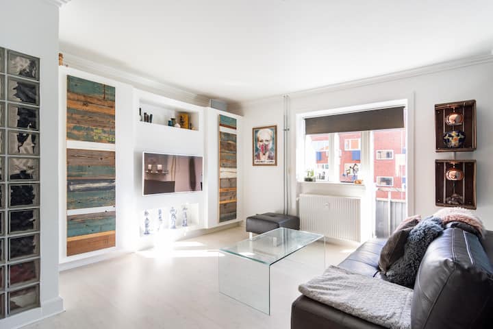 2 Level “Hyggelig” Apartment Close To Many Things! - Copenhagen
