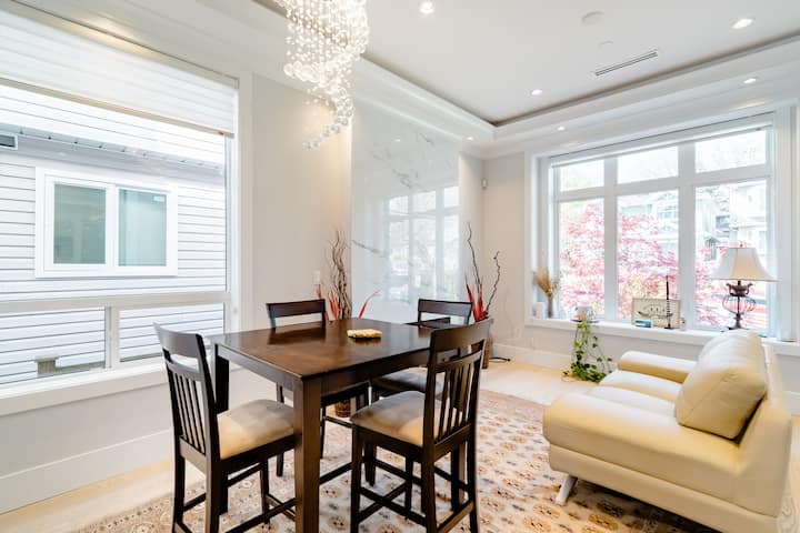 Living In Style - Room B - Burnaby