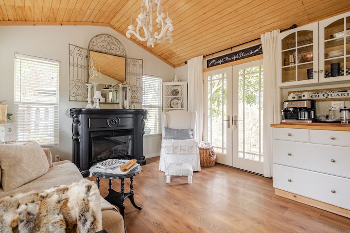 Bluebird Cottage A French Country Retreat - San Marcos, CA