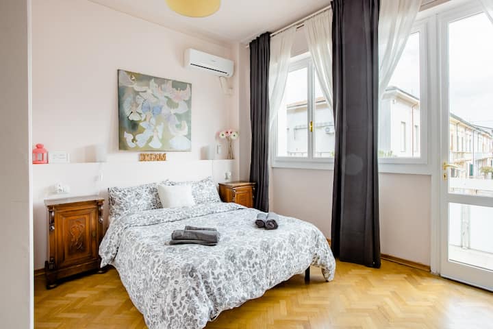 Room With Balcony Close To Beach (For Smokers) - Viareggio