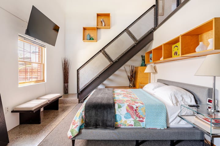 Studio 13 In Heart Of Downtown Phoenix ! - Phoenix, AZ