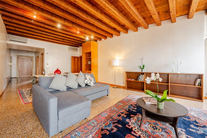 Duomo View, 150sqm 2br/2ba Downtown Vicenza - Vicenza