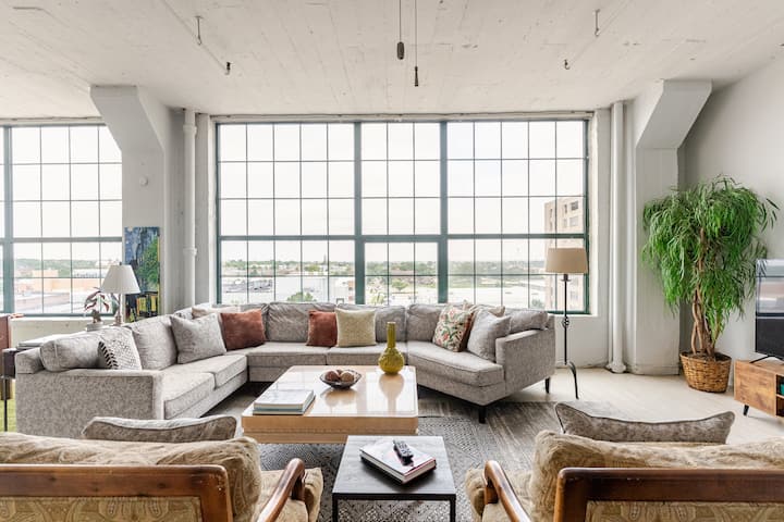 ❤Amazing Downtown Loft ✔ Parking ✔King Bed ✔ View - St. Louis, MO