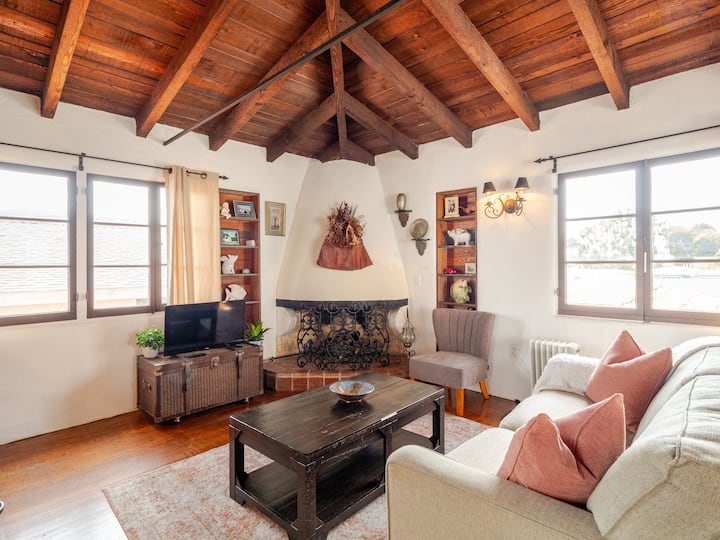 Casa Dos Vidas,  Studio - San Clemente, CA