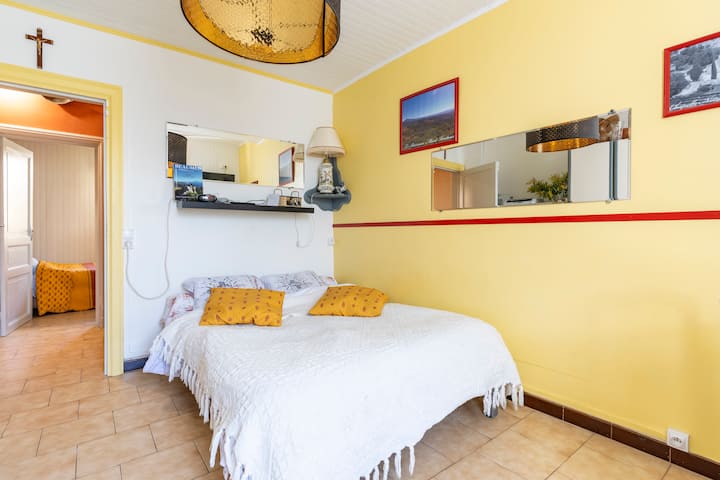 Maison A Beaumes De Venise. 
Pdjbreakfast Incluted - Gigondas