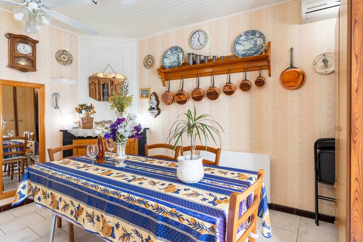 Maison A Beaumes De Venise. 
Pdjbreakfast Incluted - Gigondas
