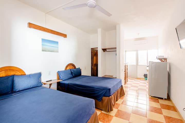 2 Double Bed, A/c, Studio With Private Bathroom. - La Cruz de Huanacaxtle