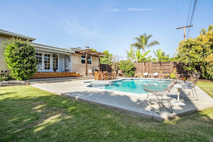 Luxury & Linens— The Bridal Suite - Tustin, CA