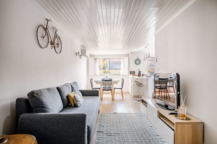 Top-floor Retreat - Tagus River Views - Heart Of Bairro Alto - Portugal