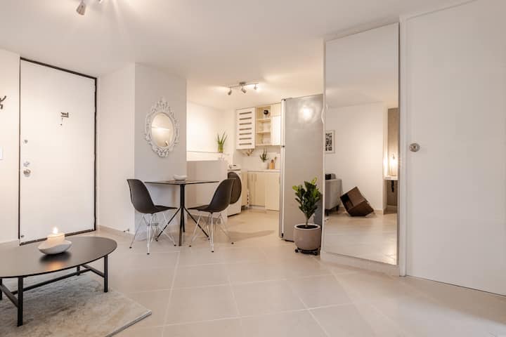 Charming Apartment With Interior Design - Medellín