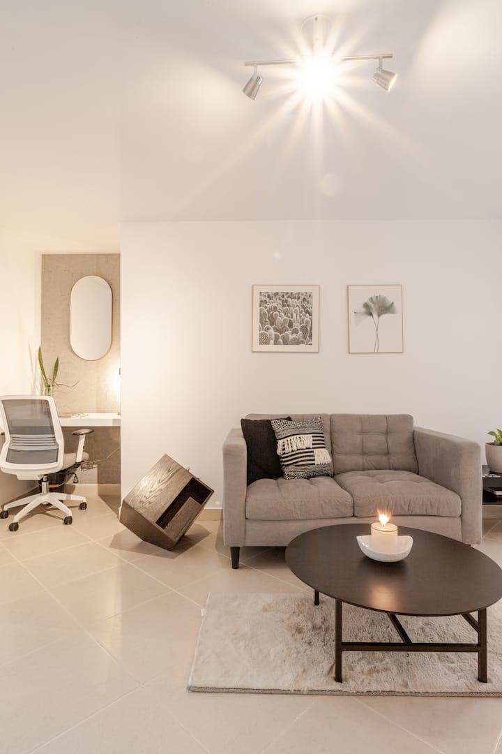 Charming Apartment With Interior Design - Medellín