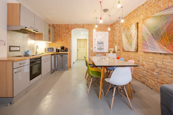 *New* Urban Colorful Design-flat, 4 Rooms, 2 Bath - Berlin