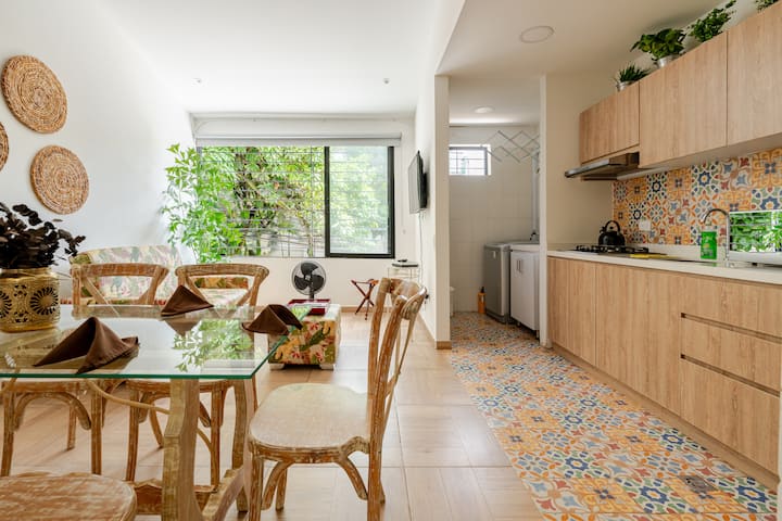 Bright, Secure & Central Apt W/ Fast Wifi - Calima