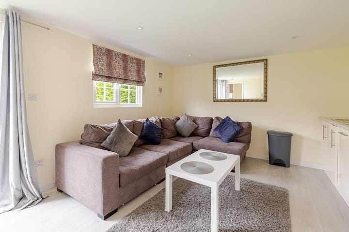 Cosy Garden Cabin - Bracknell