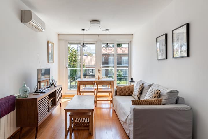 Apart With Patio, Residential Area Near The Sea. - Montevideo