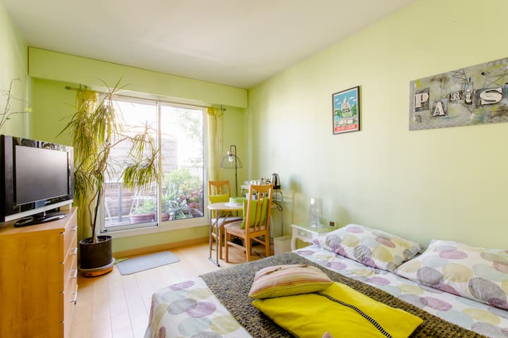 Studio Clair Et Calme, Salle De Bain Et Terrasse - Paris