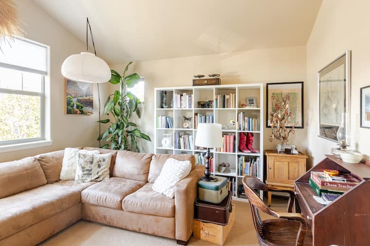 Private Sunny Denver 2 Bdrm Apt Great Location - Denver, CO