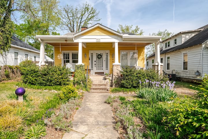 Funky East Boutique Bungalow - Nashville, TN