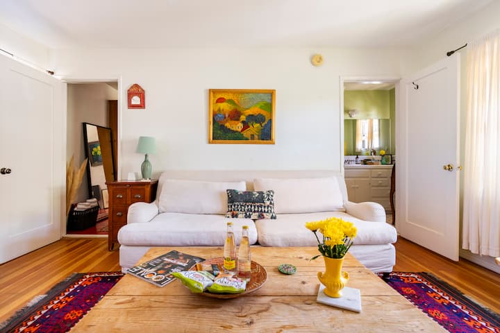 ★ Santa Monica Couple's Getaway ★ Charming ★ 2 Rms - Santa Monica, CA