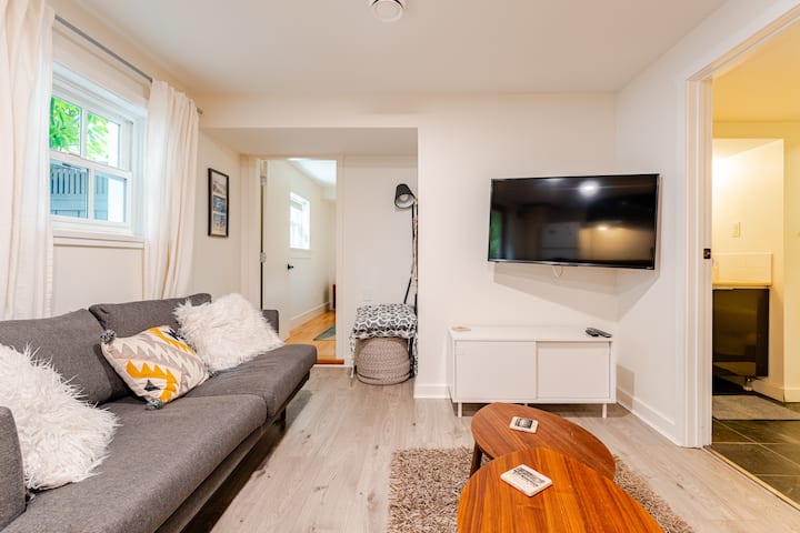 Charming, Bright, Clean And Cosy 2 Bedroom Suite - Richmond