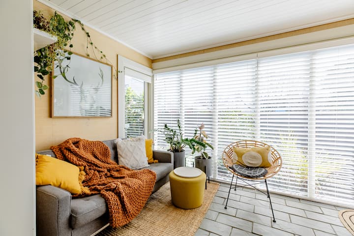 1-bedroom Apartment In Villa Near Seafront - Lower Hutt