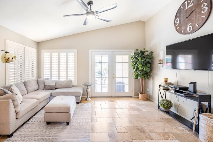 Unbeatable Location-a Perfect Home Away From Home - Phoenix, AZ