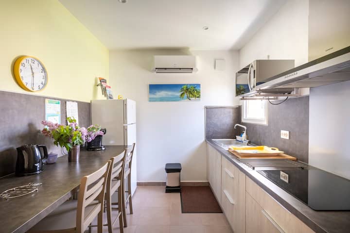 Logement 2 Chambres Climatisé, Piscine 1/6 - 15/9 - Nîmes