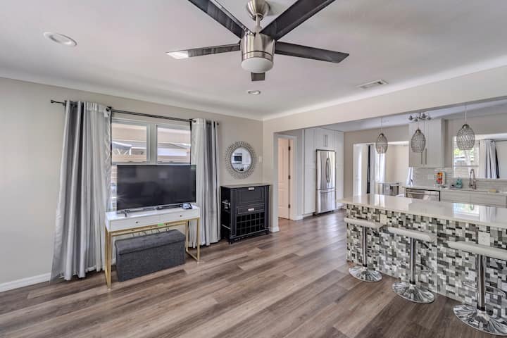 Hyde Park/southside Village Modern 5 Star Home - Sarasota, FL