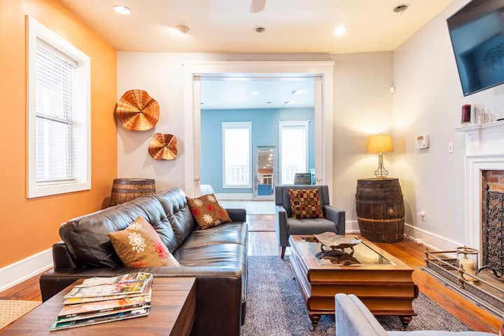 Urban Bourbon Stay - Nulu
2 Br * 2 Full Bath - Louisville, KY