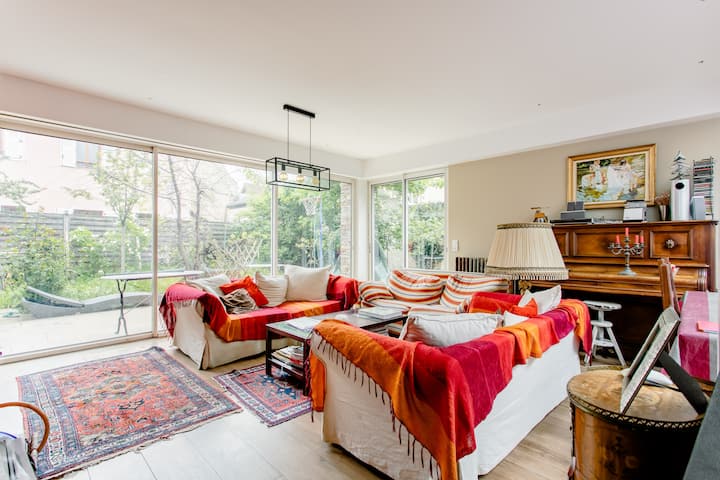 Nanterre Ville : Chambre Au Calme Dans Maison - Courbevoie