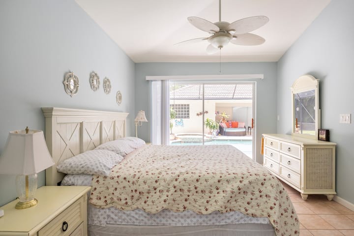 A Little Bit Of Paradise - Vineyards, FL